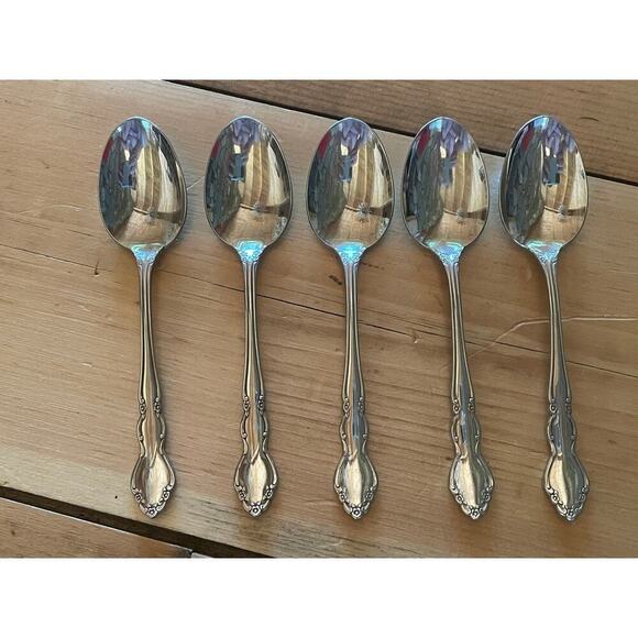 Oneida | Dining | Chateau Oneida Stainless Spoons Set Of 5 Dinner Serve ...
